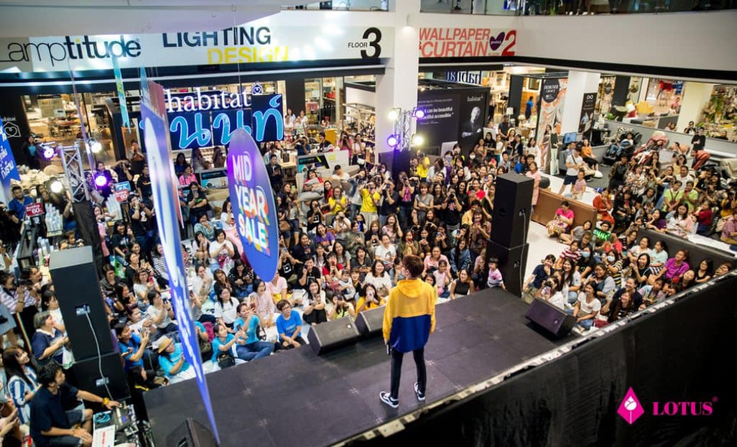 Mini concert from Non Thanon at Dreams Never End at The Crystal SB ...