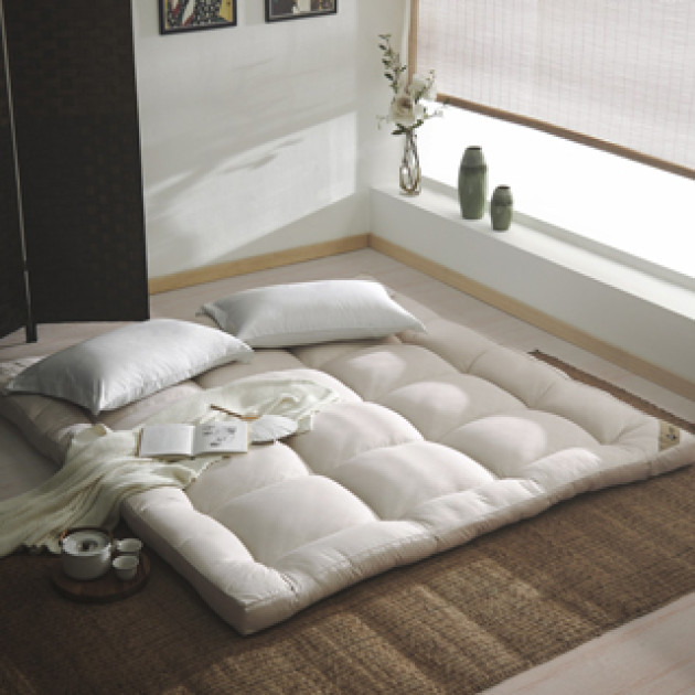 Lotus Topper: Ayame cloud Cream | Lotus Bedding