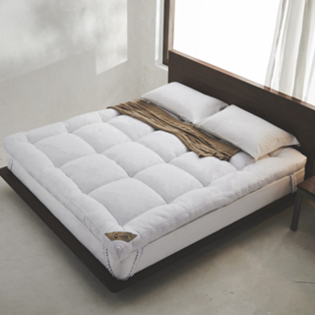 Lotus Topper: Ayame cloud white | Lotus Bedding
